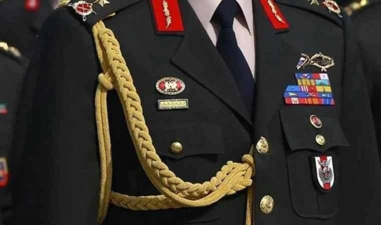 Makam aracıyla kaçakçılık yapan tuğgeneralin rütbesi geri alındı ...
