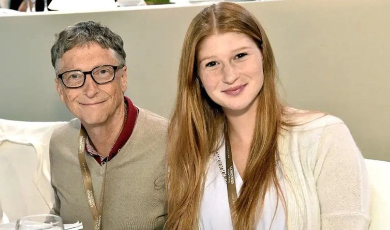 Microsoft kurucusu Bill Gates ikinci kez dede oldu: 'Dünyaya hoş geldin ...